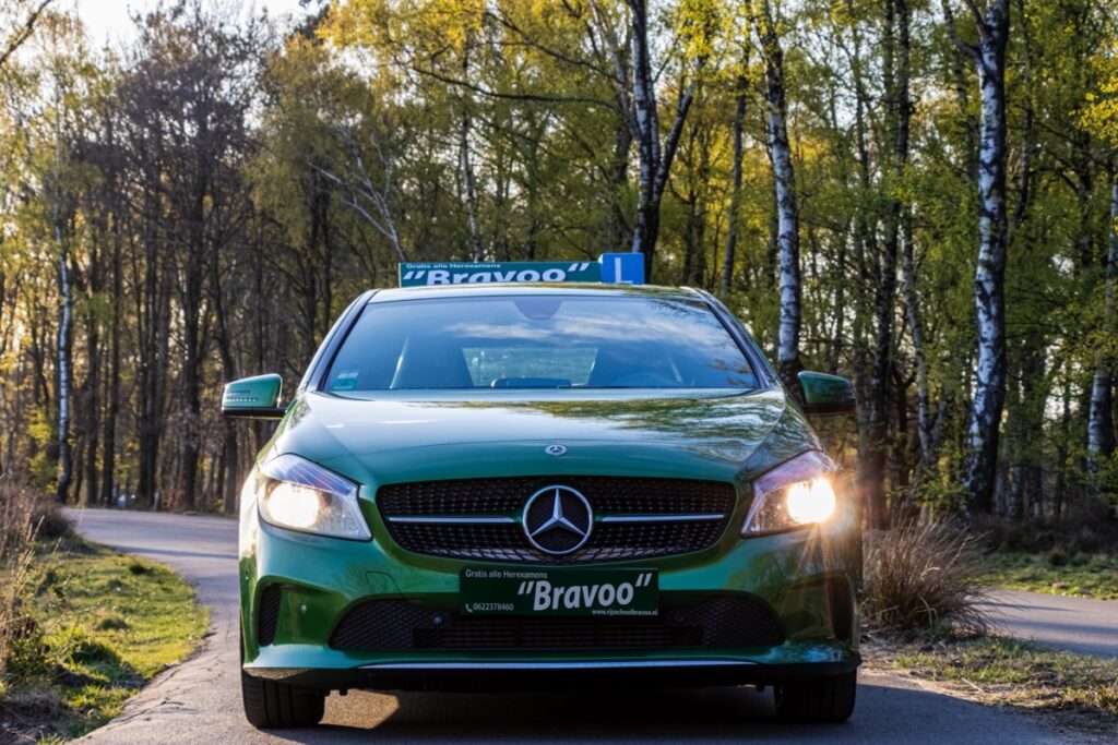 Over Ons - Rijschool Bravoo's - Leer ons kennen!